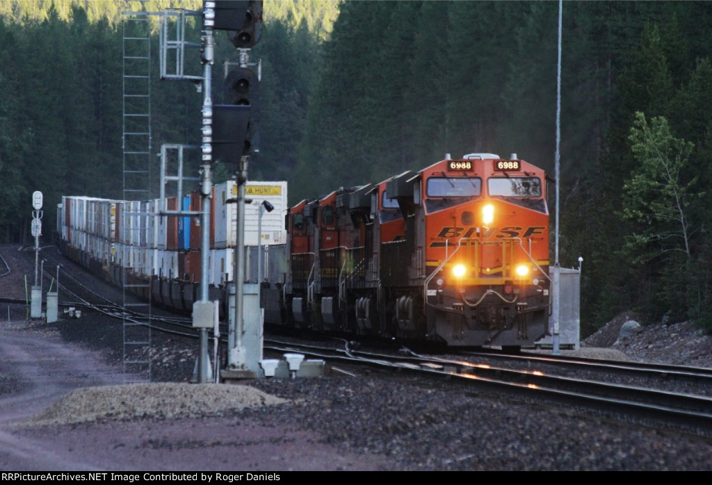 BNSF 6988